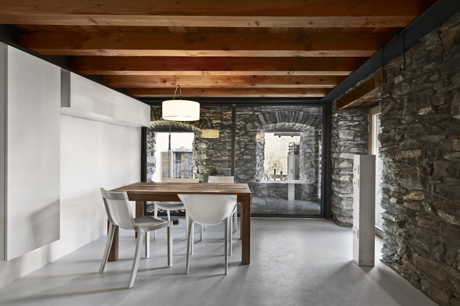 Blending Traditional and Modern Cape Town Interior Styles - TKI