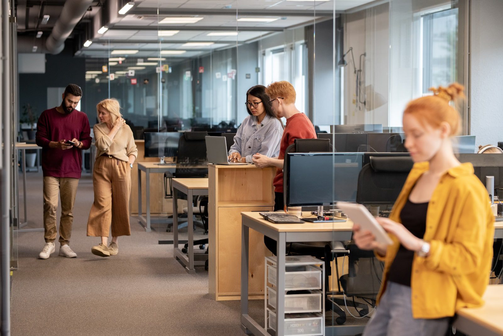 Modern vs Traditional Office: Firm Interior Design - TKI